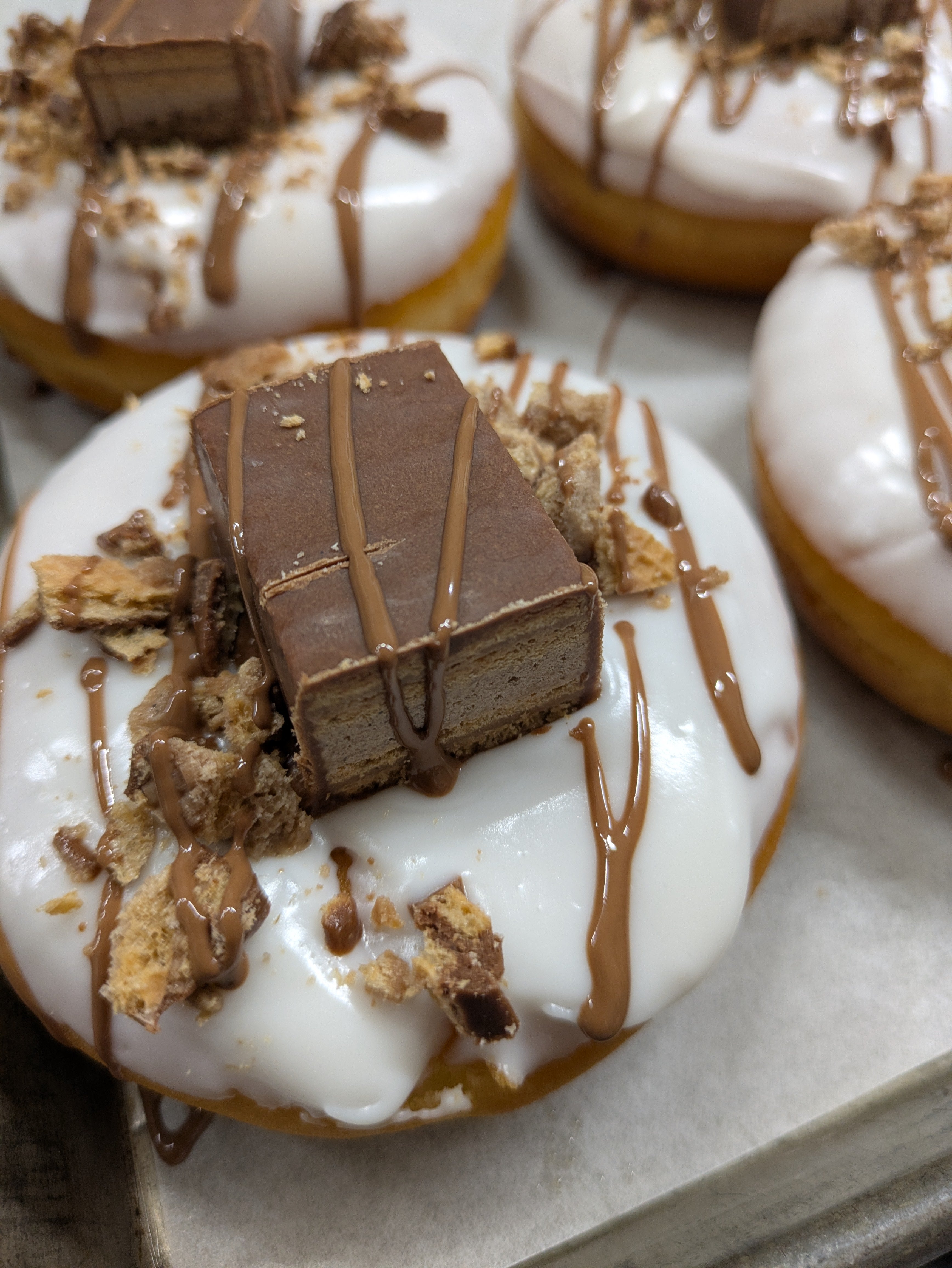 Donut -coffee crisp – Paris Bakery